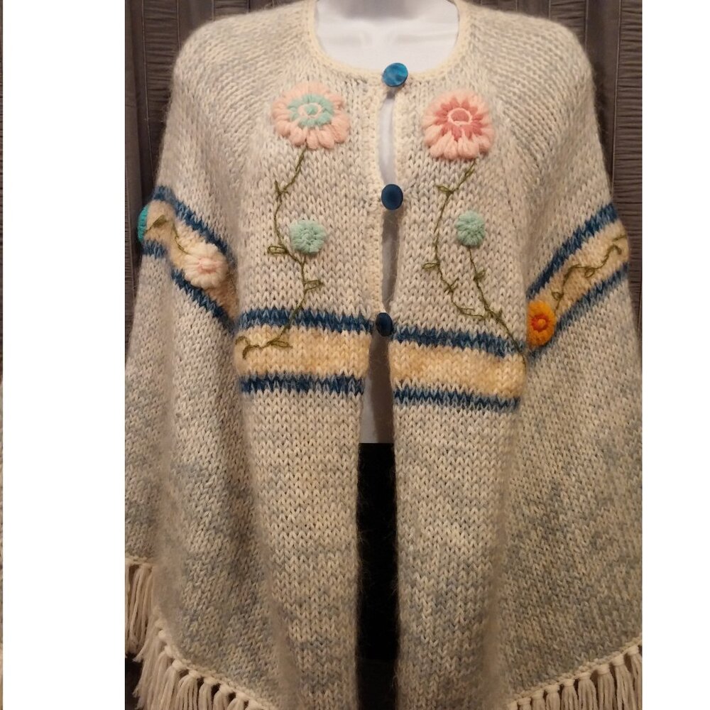 Vintage Beautiful Homemade Knit Poncho Shawl Os - Gem